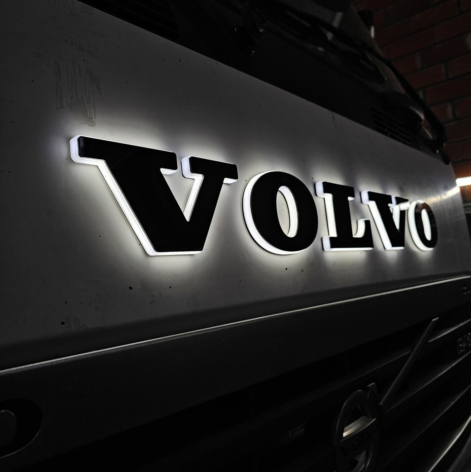 Truck LED Front Grille Badge Backlight Base Volvo - Commercial Vehicle ...